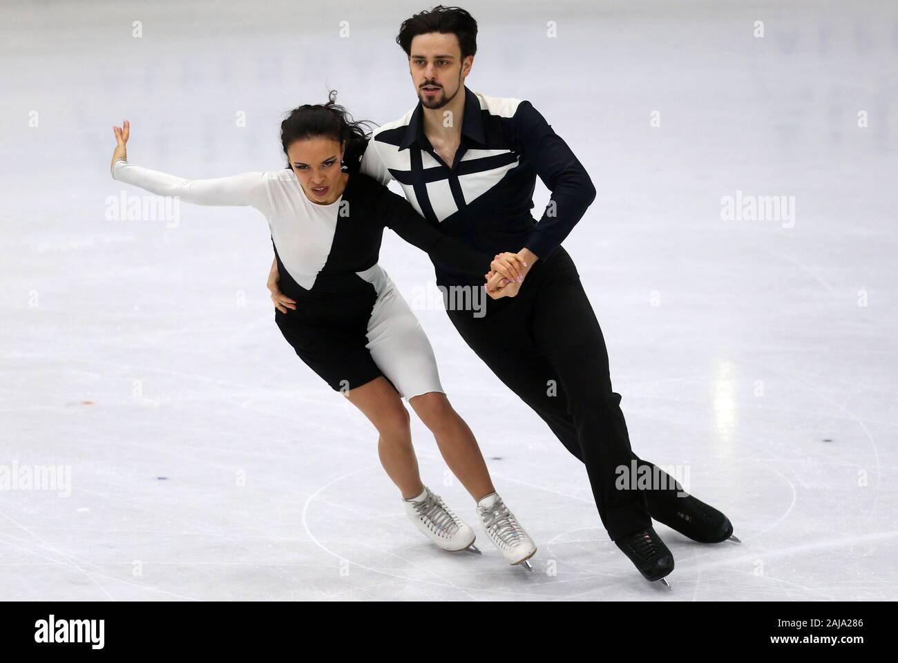 03 January 2020, Bavaria, Oberstdorf: Figure skating, German ...