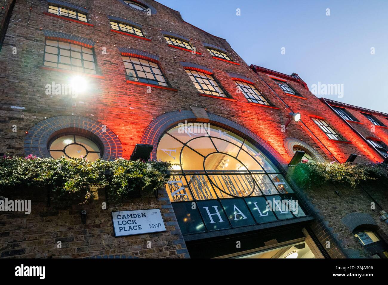 Camden lock night market hi-res stock photography and images - Alamy
