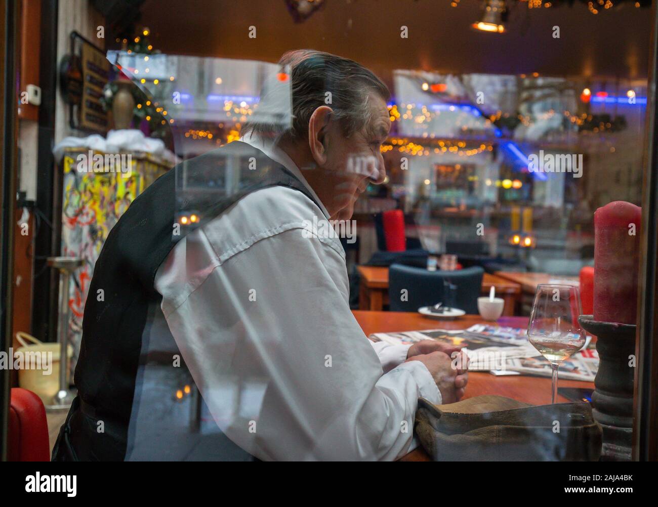 ROTTERDAM, Portrait of Ger Koedam friend of Jules Deelde in Cafe Ari ...