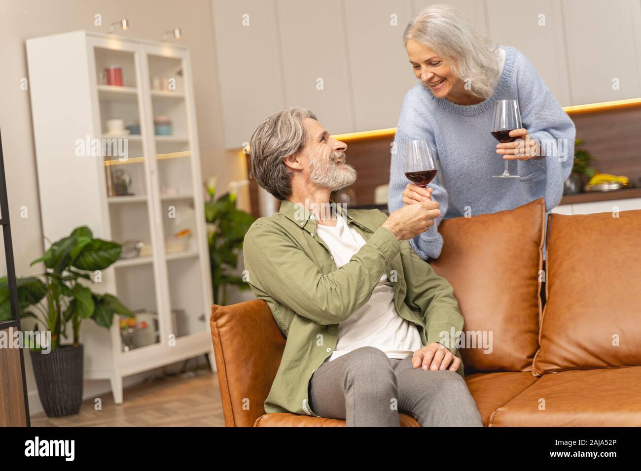 Pretty wife hi-res stock photography and images - Alamy