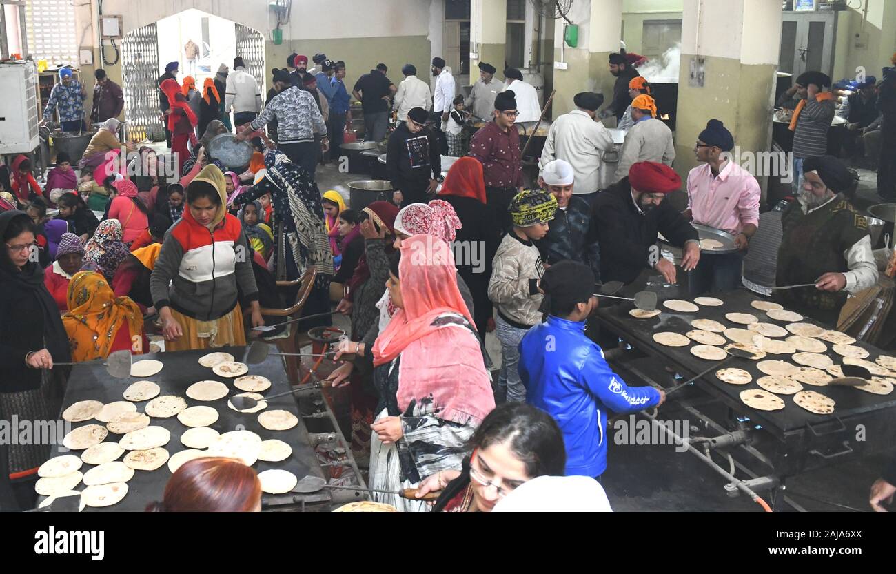 Guru govind singh gurdwara hi-res stock photography and images - Alamy