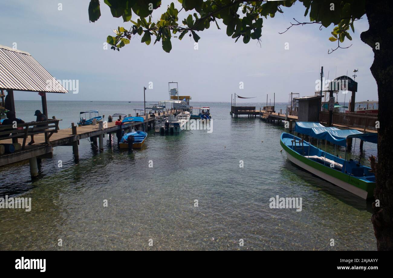 West End Roatan, Honduras Stock Photo - Alamy