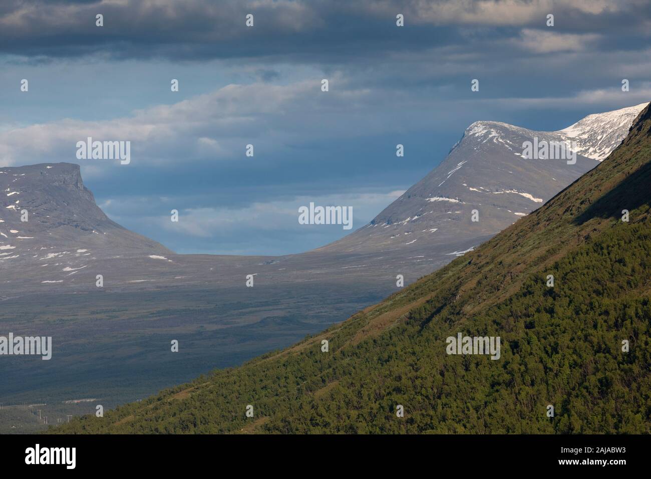 U shaped glaciated valley hi-res stock photography and images - Alamy