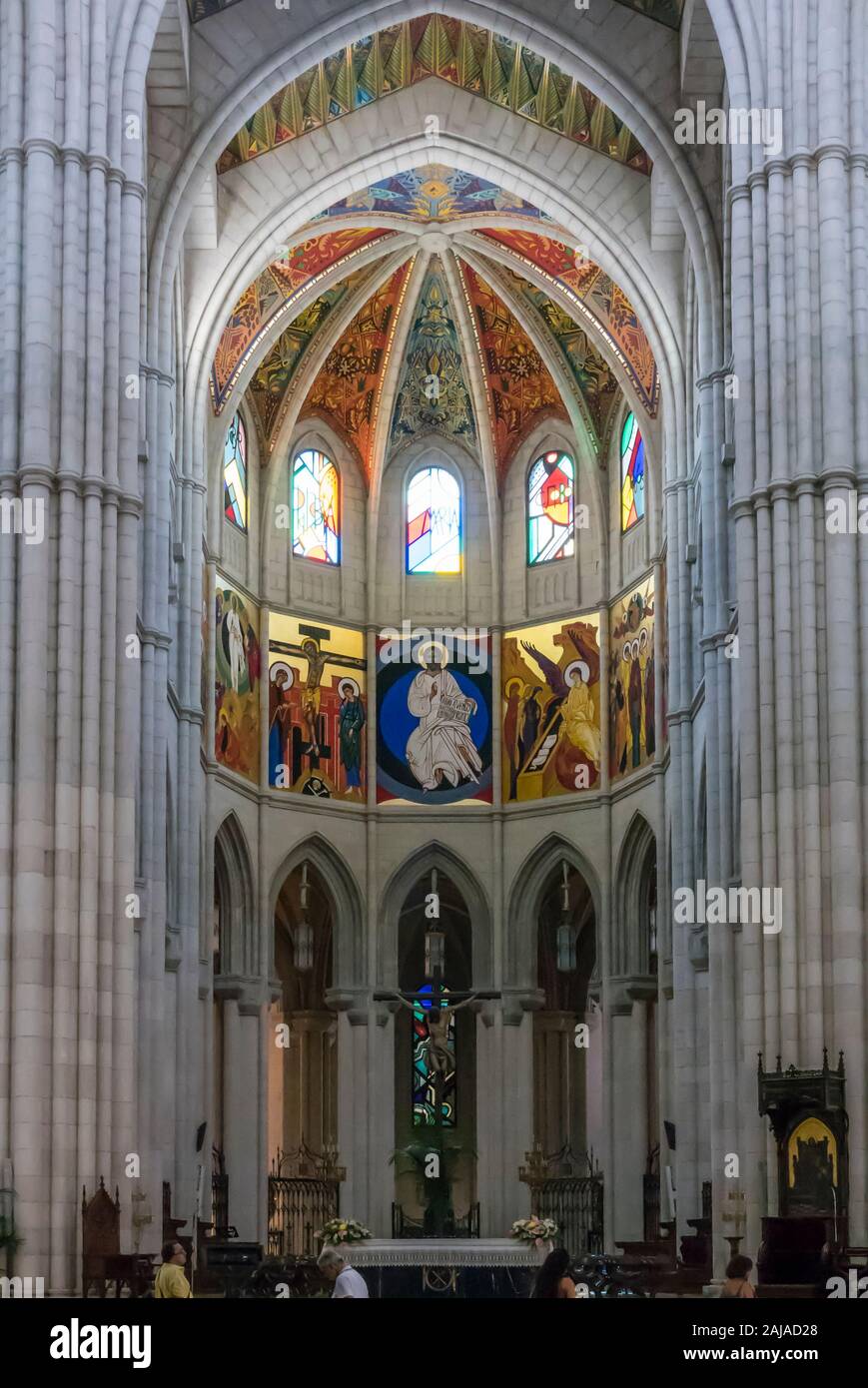 Altar in church madrid hi-res stock photography and images - Alamy