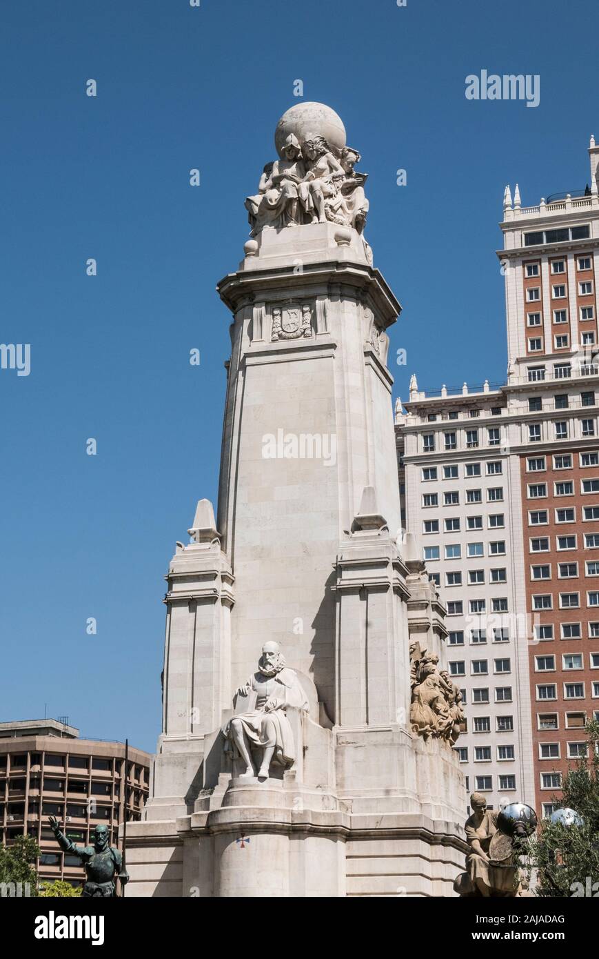 Famous iconic landmarks monuments hi-res stock photography and images ...