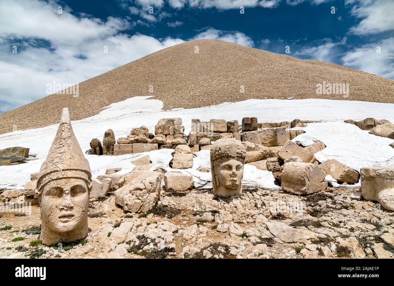Nemrut dagi head hi-res stock photography and images - Alamy