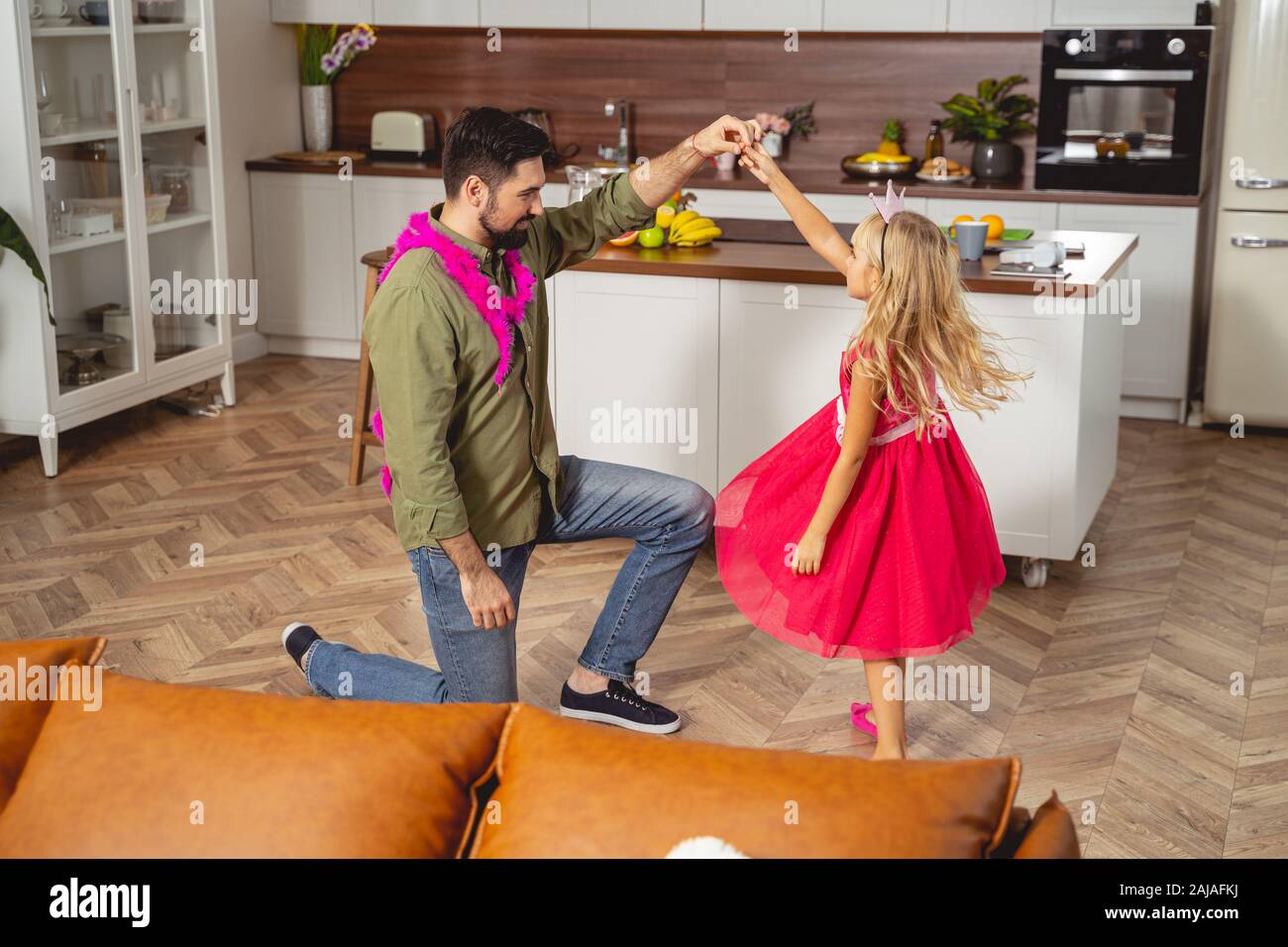Daddy daughter dance hi-res stock photography and images - Alamy