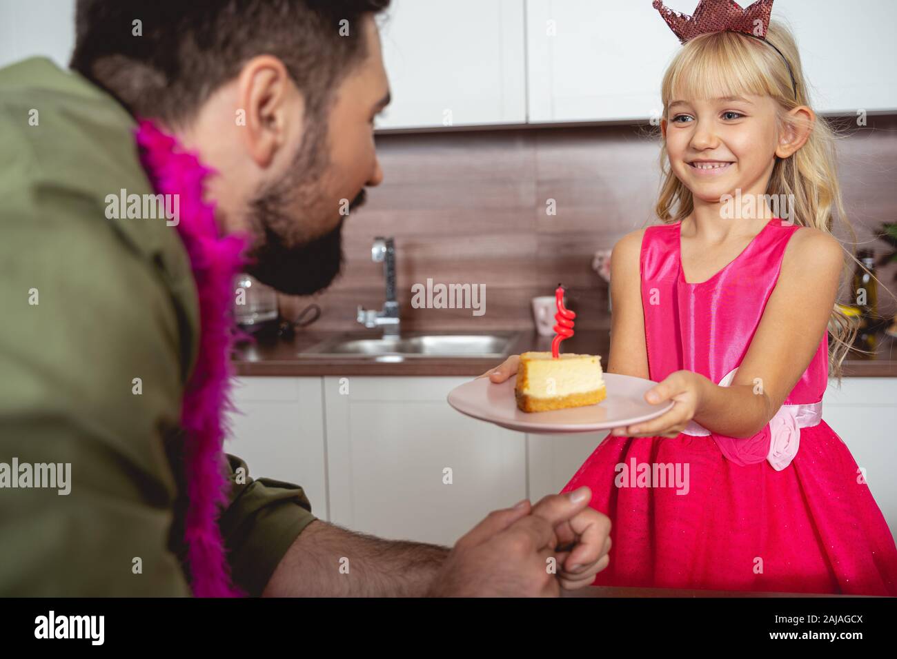 Daddy daughter celebrating birthday hi-res stock photography and images ...