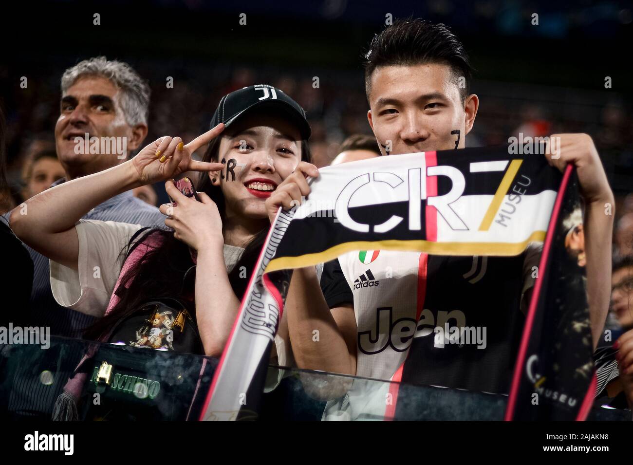 Cr7 hi-res stock photography and images - Alamy