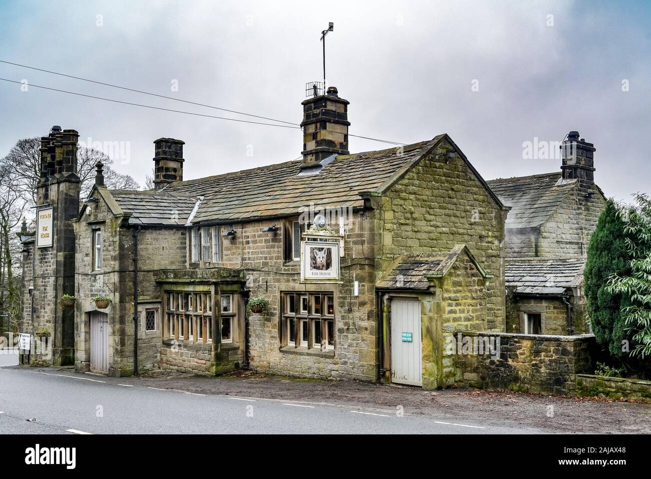 Hathersage road hi-res stock photography and images - Alamy
