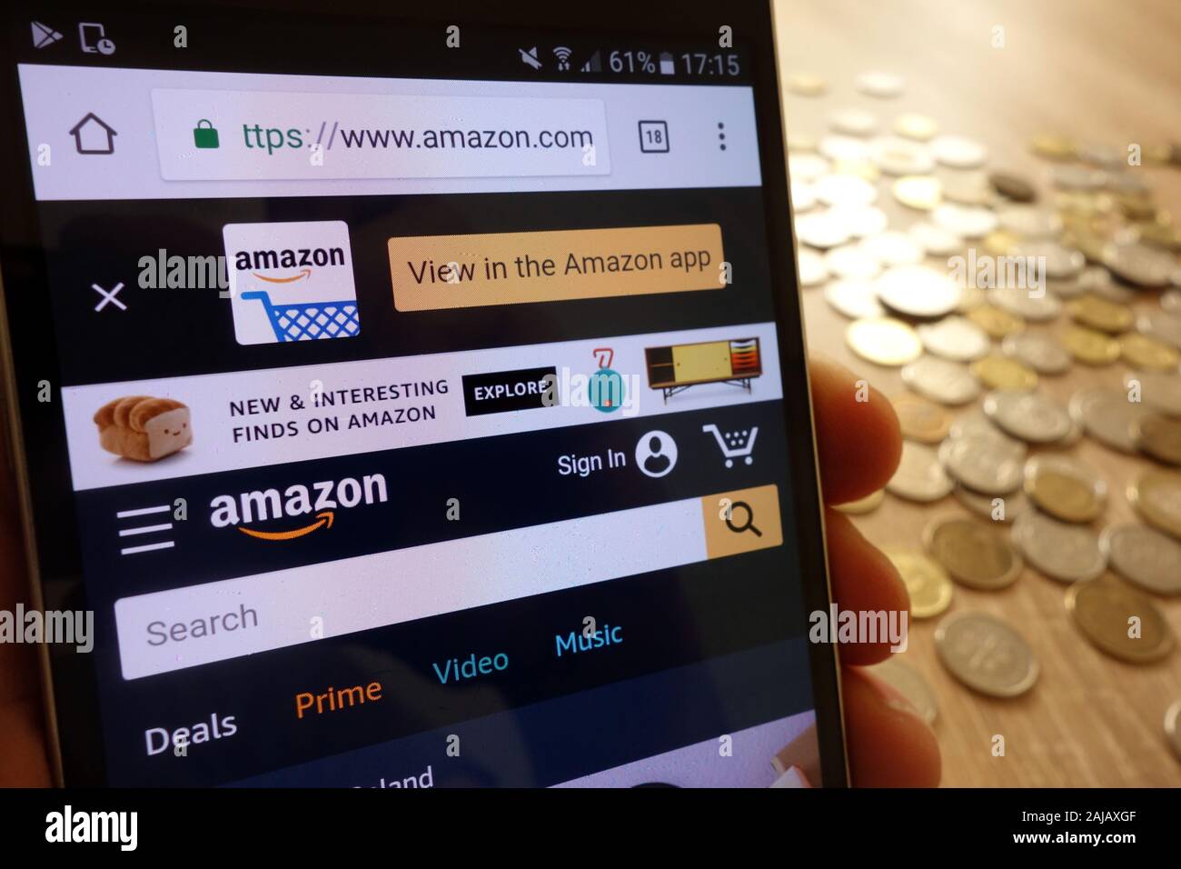 Amazon website hi-res stock photography and images - Alamy