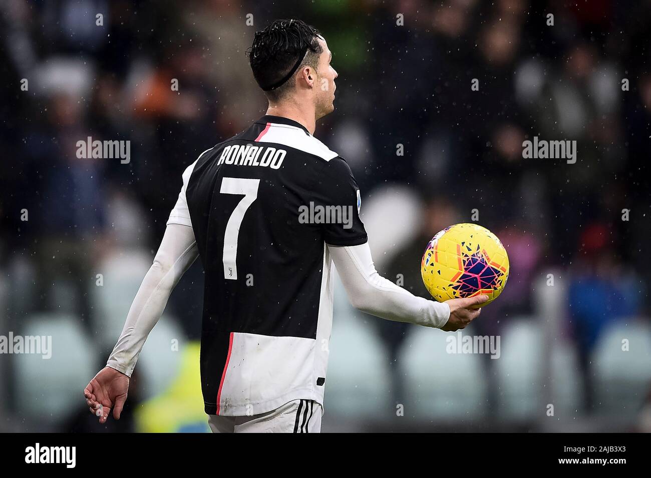Cristiano ronaldo ball hi-res stock photography and images - Alamy