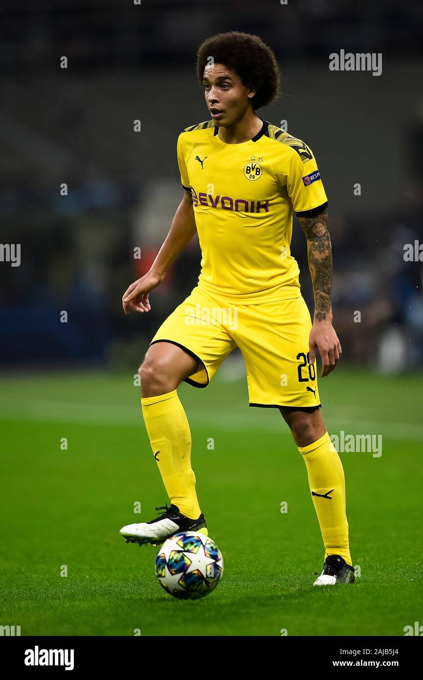 Axel witsel hi-res stock photography and images - Alamy