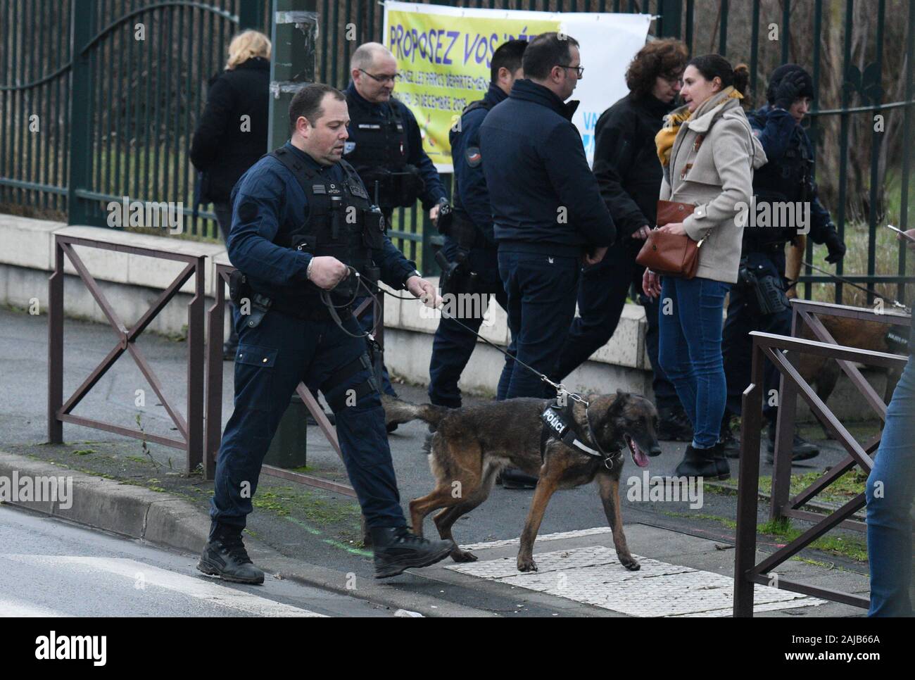 Strictly No Dogs High Resolution Stock Photography and Images - Alamy