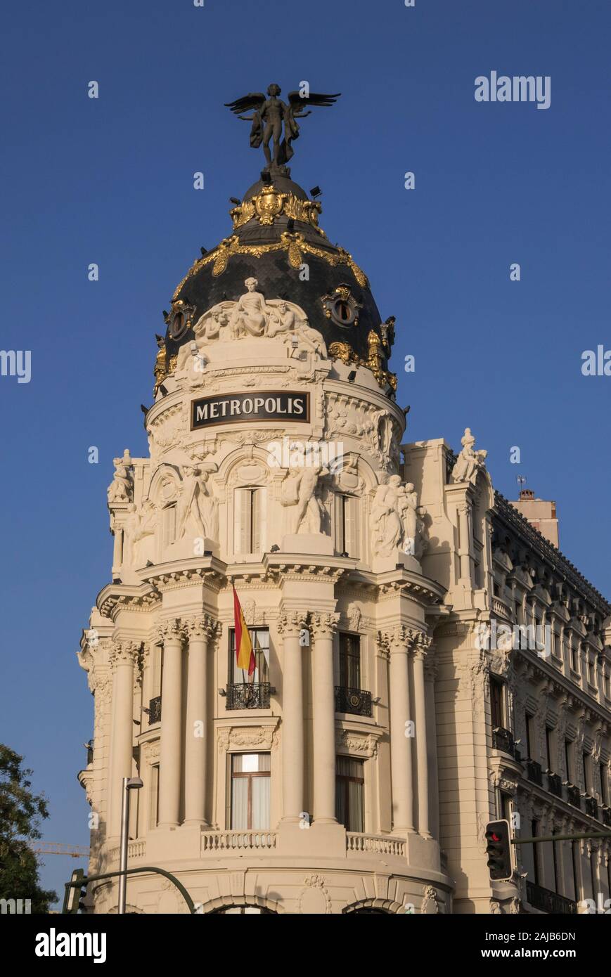 Metropolis exterior hi-res stock photography and images - Alamy