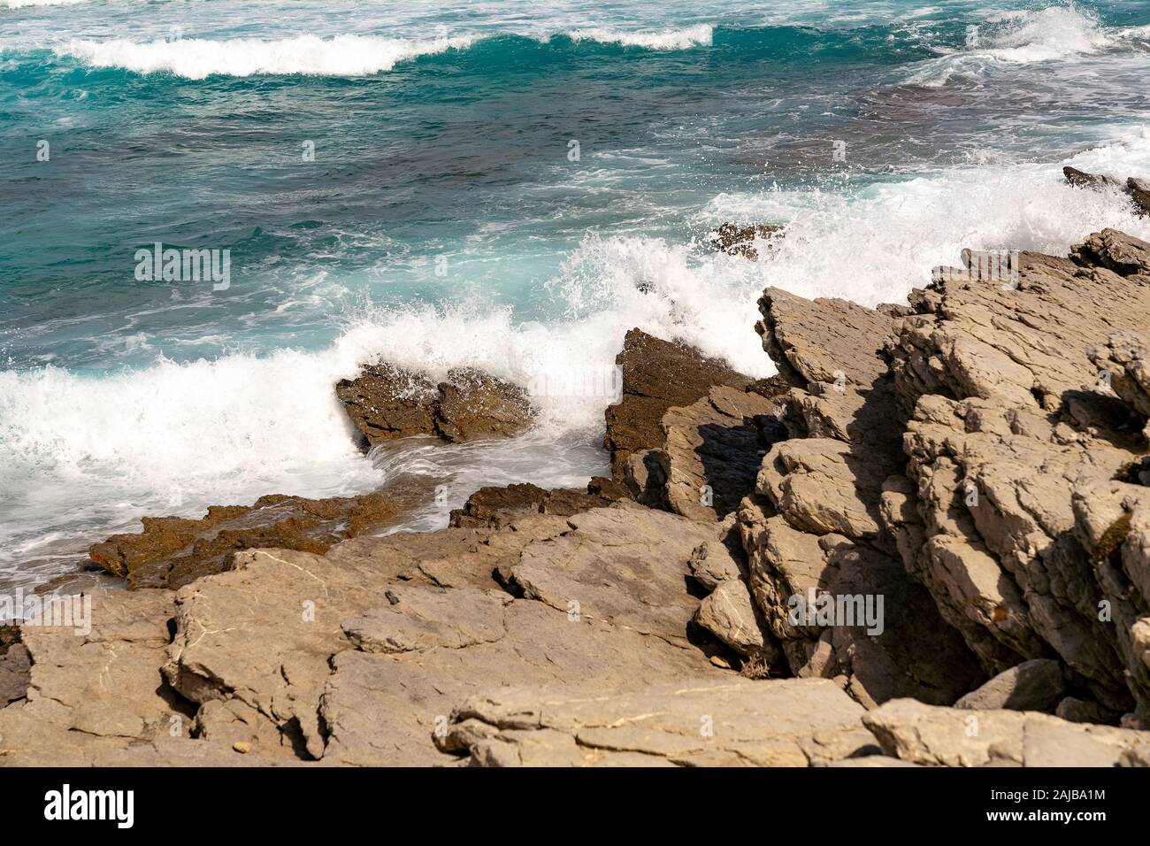 Reef waves break on shore hi-res stock photography and images - Alamy
