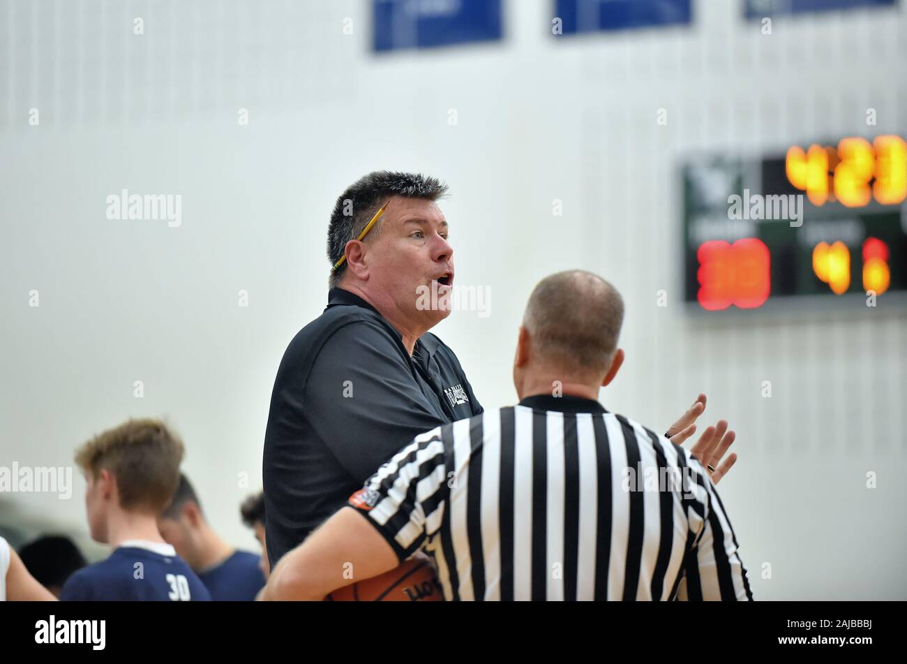 Basketball coach referee hi-res stock photography and images - Alamy