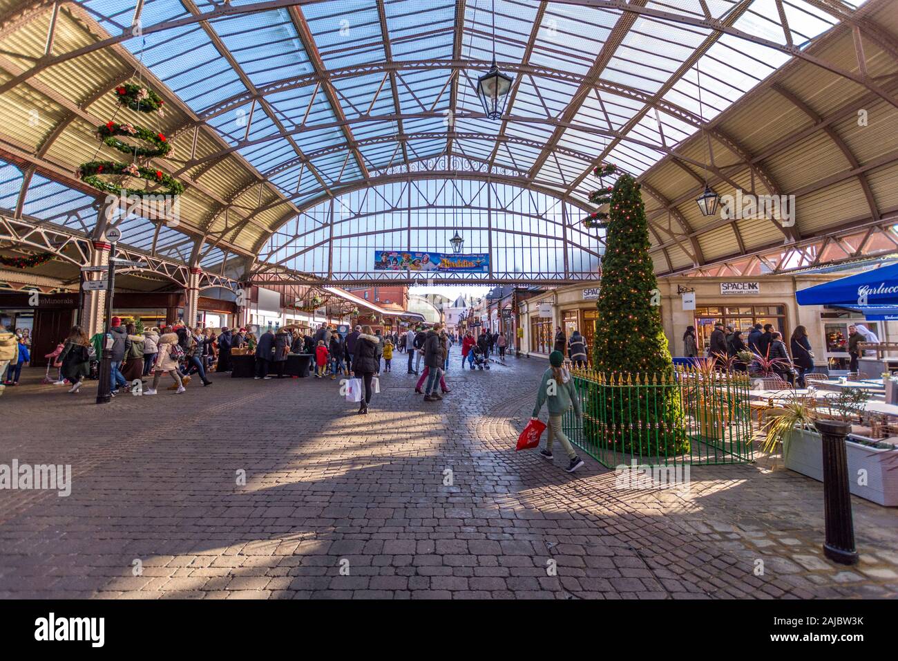 View of the Windsor Royal Shopping center in England UK Stock Photo - Alamy