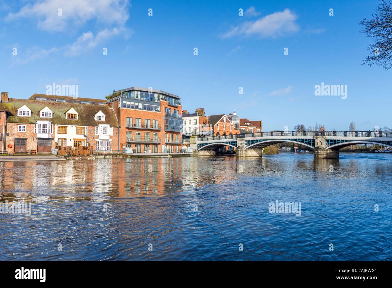 Riverside house, windsor hi-res stock photography and images - Alamy