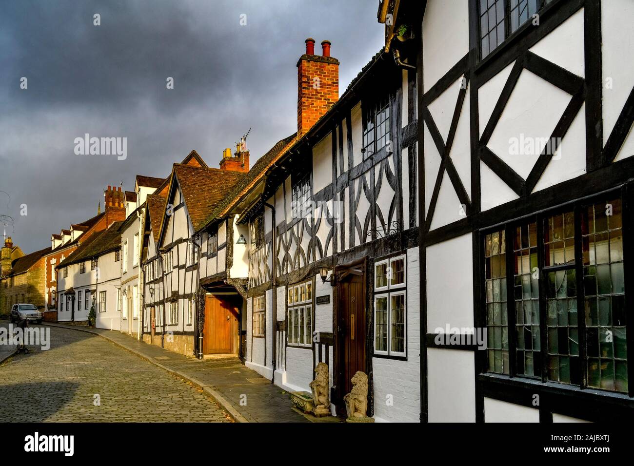 England warwickshire warwick tudor houses hi-res stock photography and ...