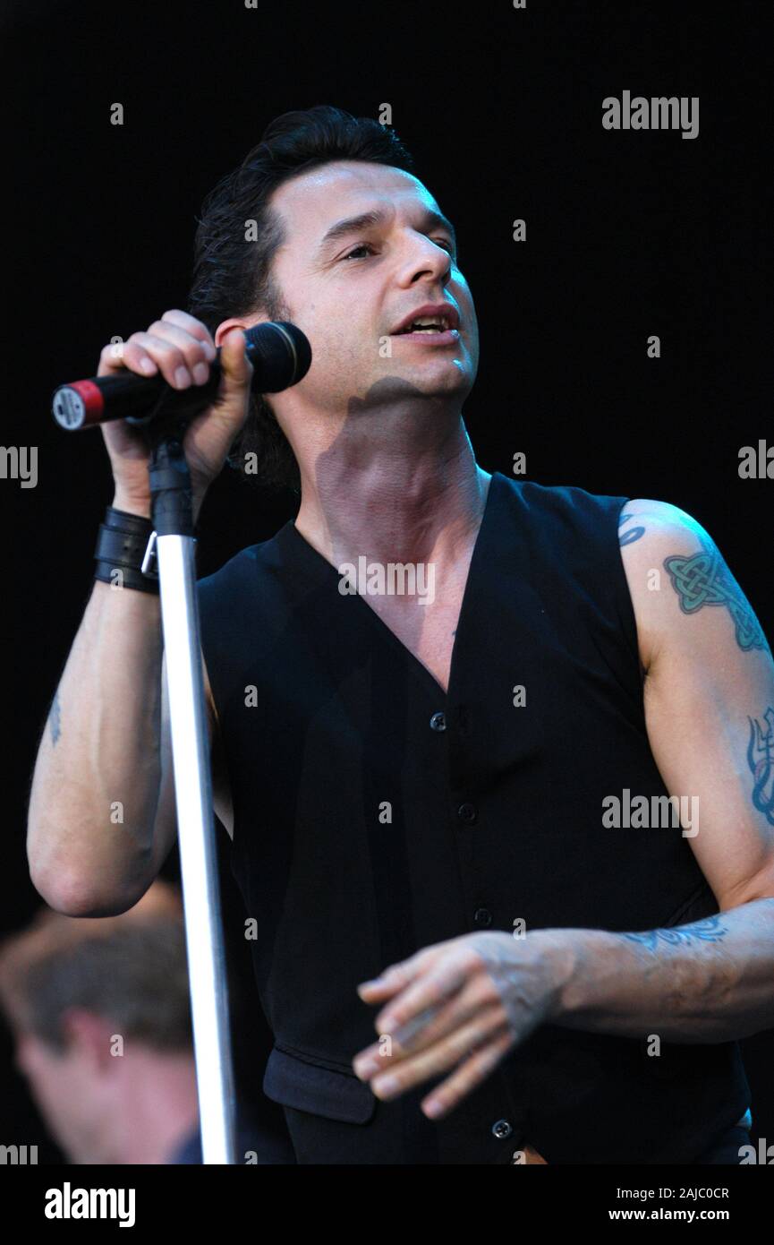 David gahan hi-res stock photography and images - Alamy