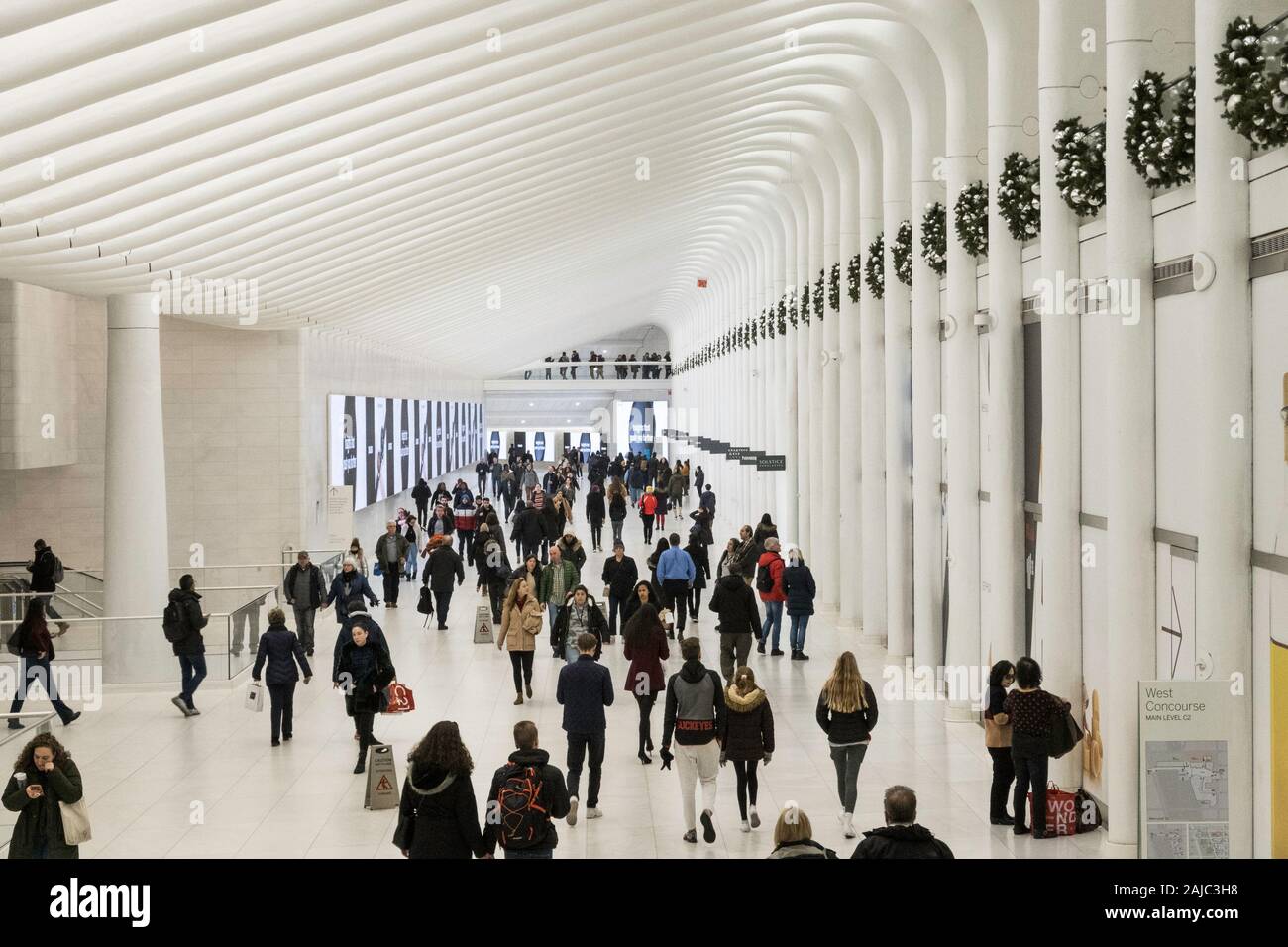 Shopping mall corridor hi-res stock photography and images - Alamy