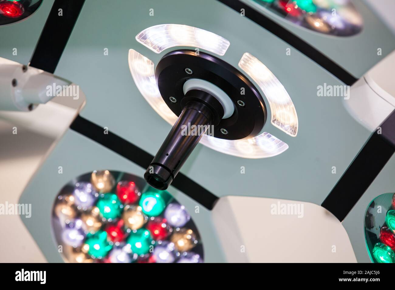 Selective focus surgical lighting in operating room Stock Photo - Alamy