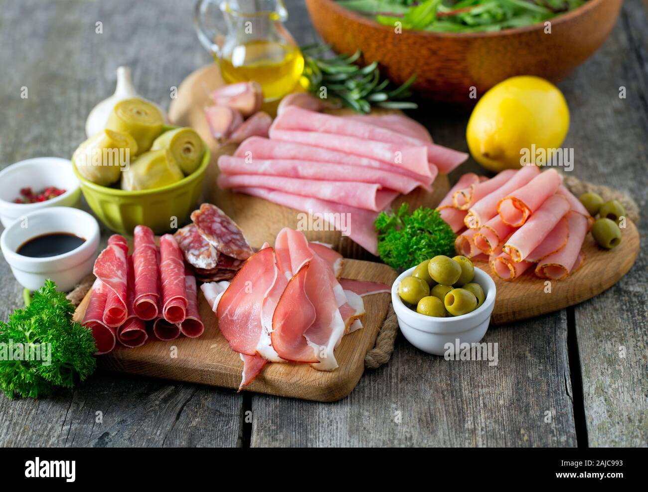 White plate antipasti olives hi-res stock photography and images - Alamy