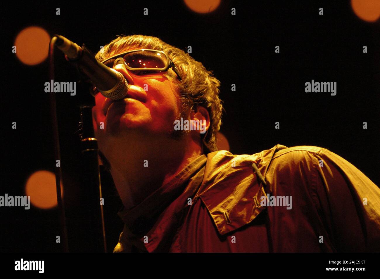 Oasis liam gallagher 2001 hi-res stock photography and images - Alamy