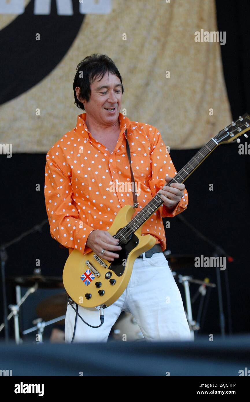 Buzzcocks hi-res stock photography and images - Alamy