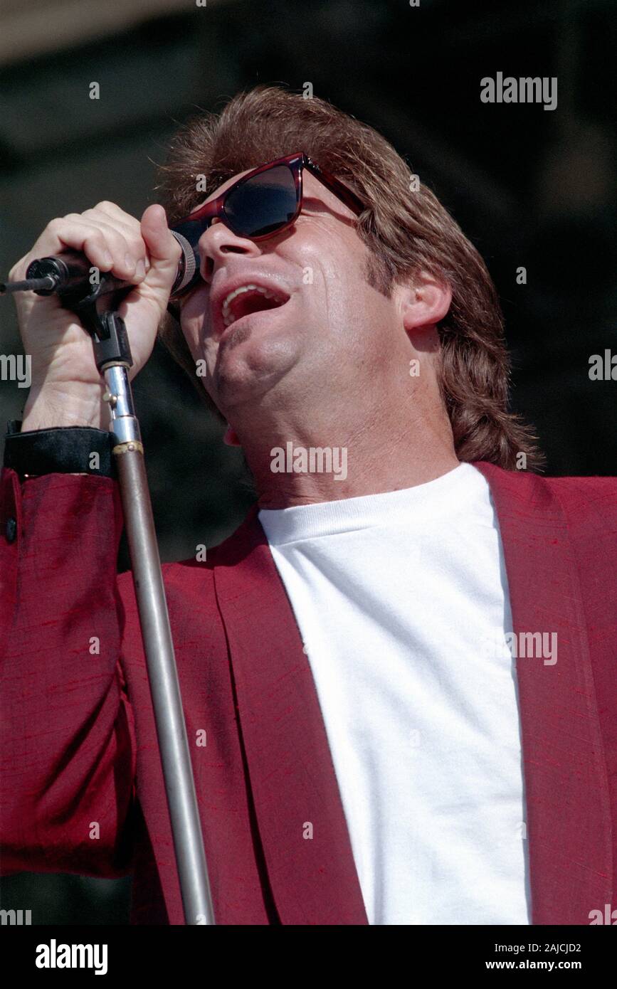Huey lewis and the news hi-res stock photography and images - Alamy