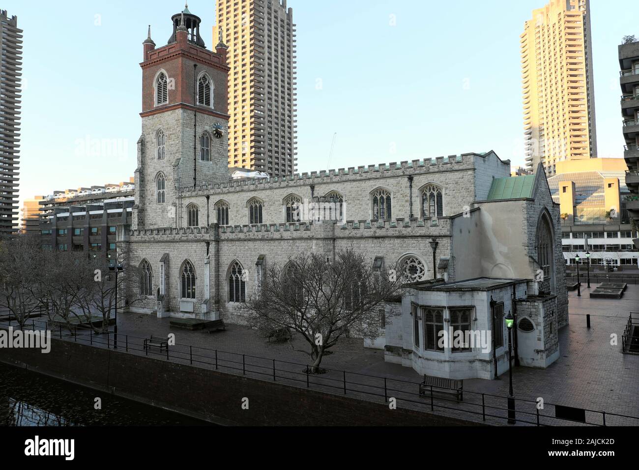 St giles cripplegate barbican hi-res stock photography and images - Alamy
