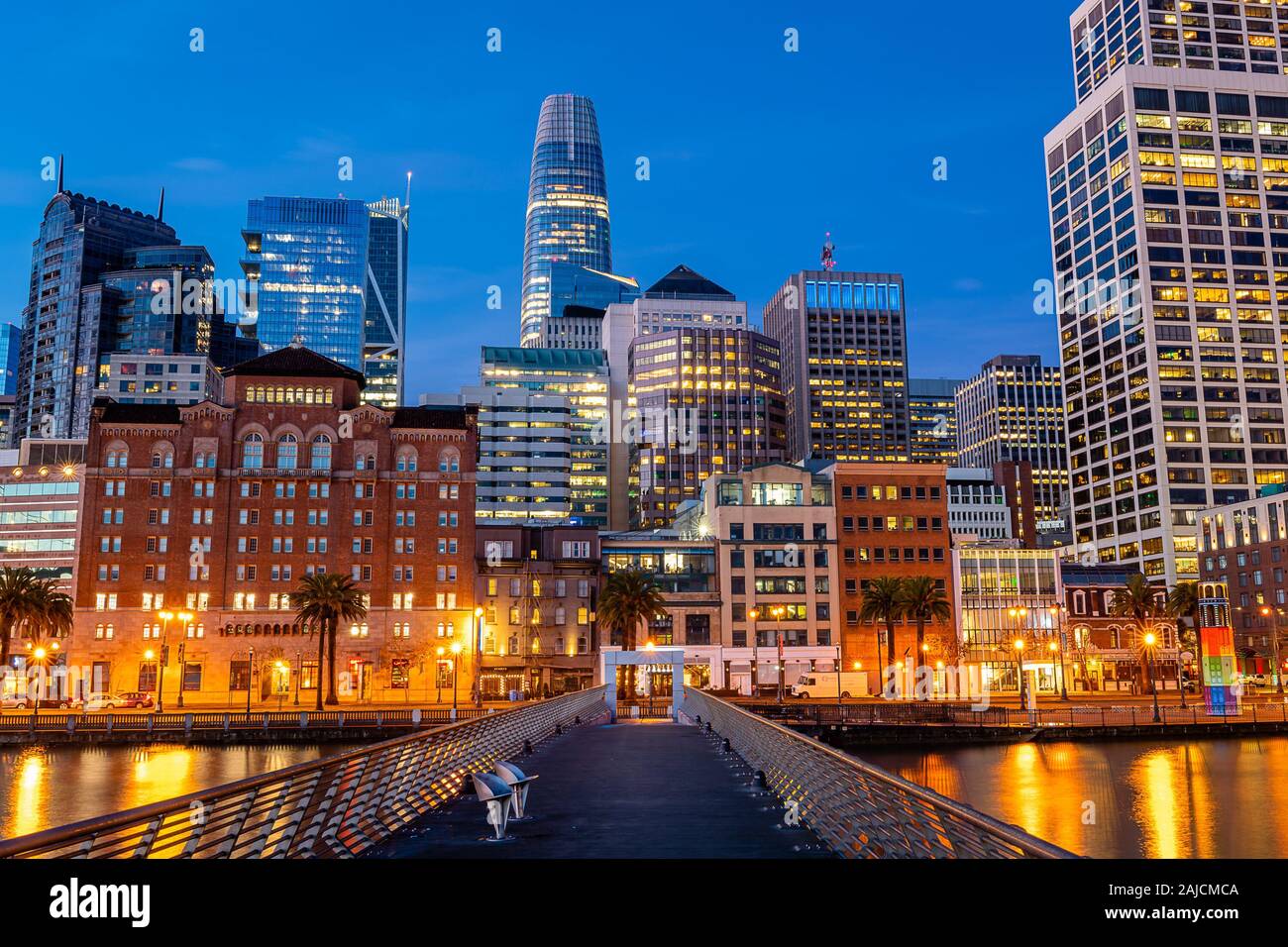 Downtown embarcadero hi-res stock photography and images - Alamy