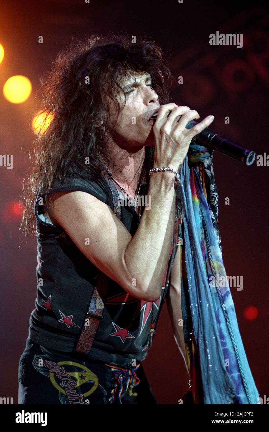 Milan Italy, from 18 November 1993, live concerts of Aerosmith at the ...