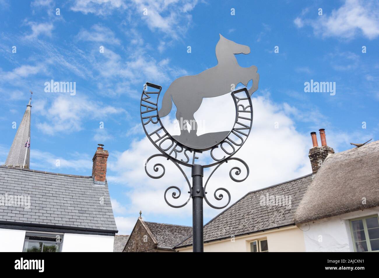 'War Horse Country' town sign, Market Square, Hatherleigh, Devon ...