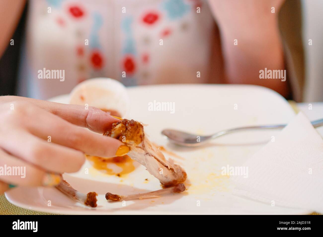 Girl with empty plate hi-res stock photography and images - Alamy