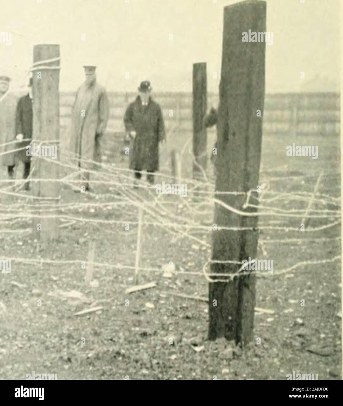 Tanks, 1914-1918; the log-book of a pioneer . ff. Killen-Strait Machine ...