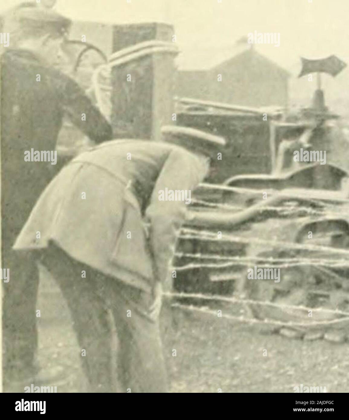 Tanks, 1914-1918; the log-book of a pioneer . Killen-Strait Machine ...