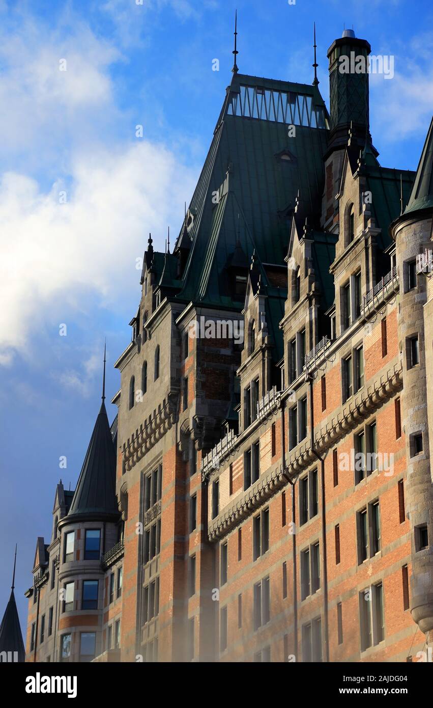 The fairmont le chateau frontenac hi-res stock photography and images ...
