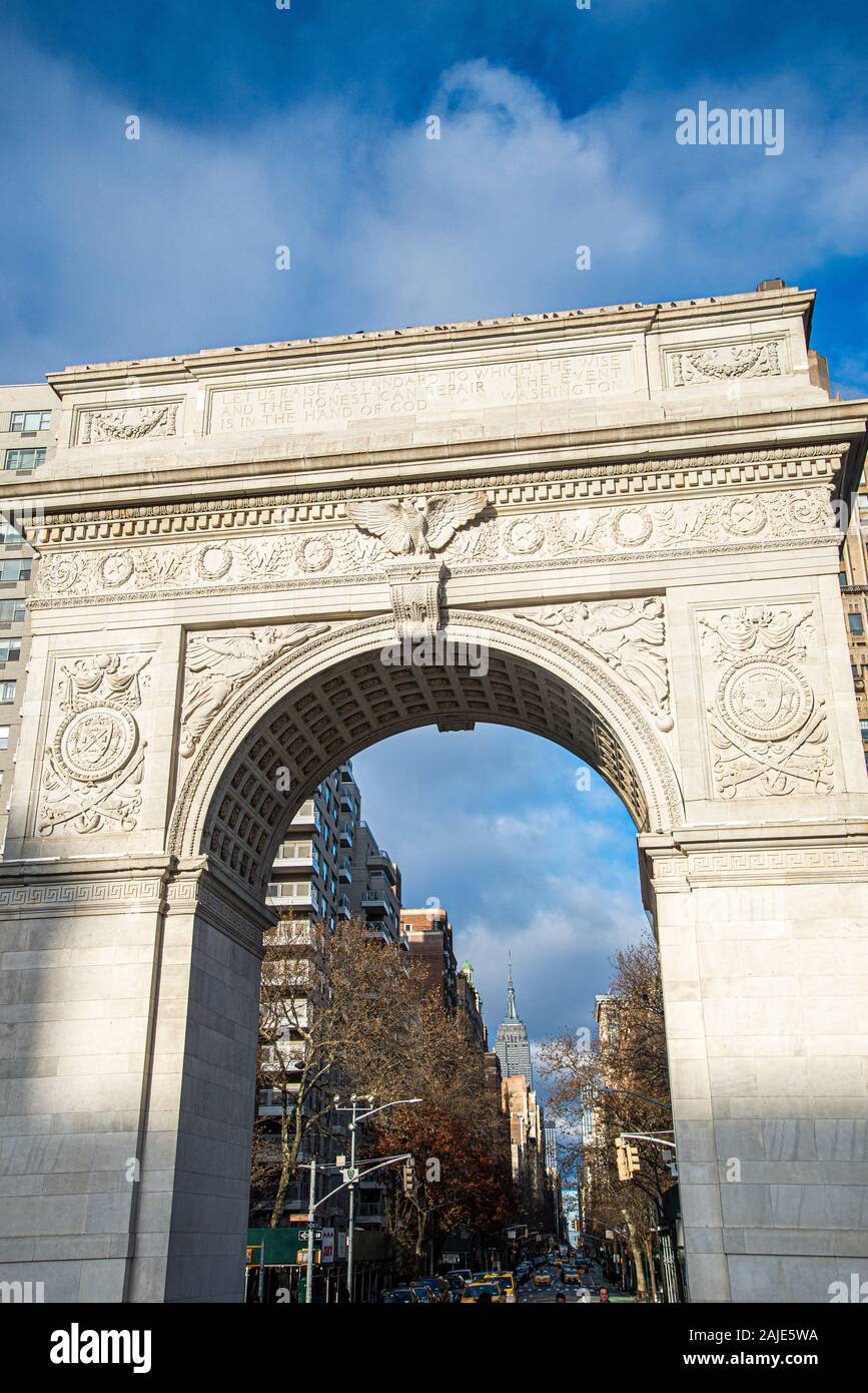 Washington square monument Stock Photo - Alamy