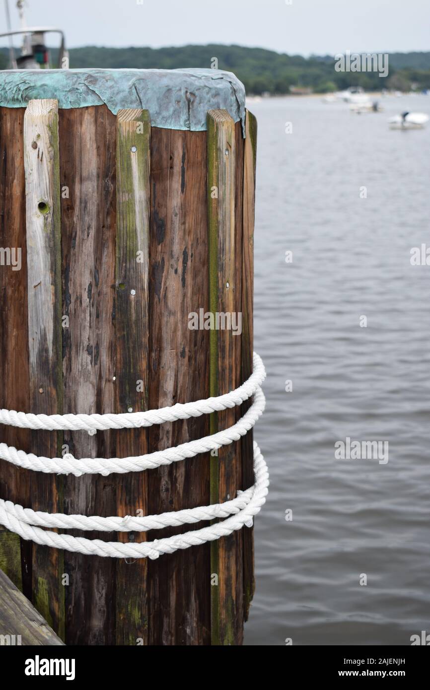 Piling with rope hi-res stock photography and images - Alamy