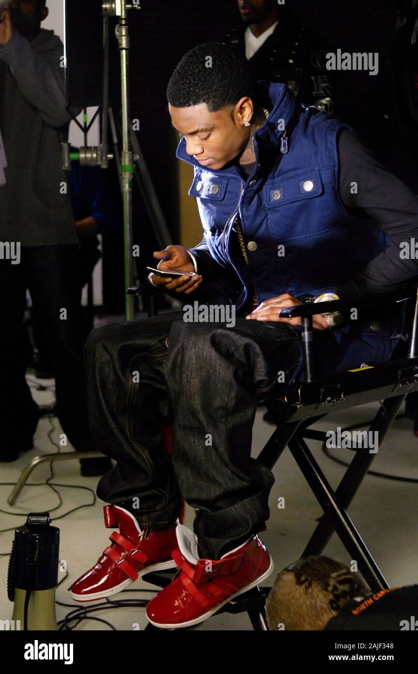 Rapper Deandre Way aka Soulja Boy on set at JBar ft. Soulja Boy "Daze ...