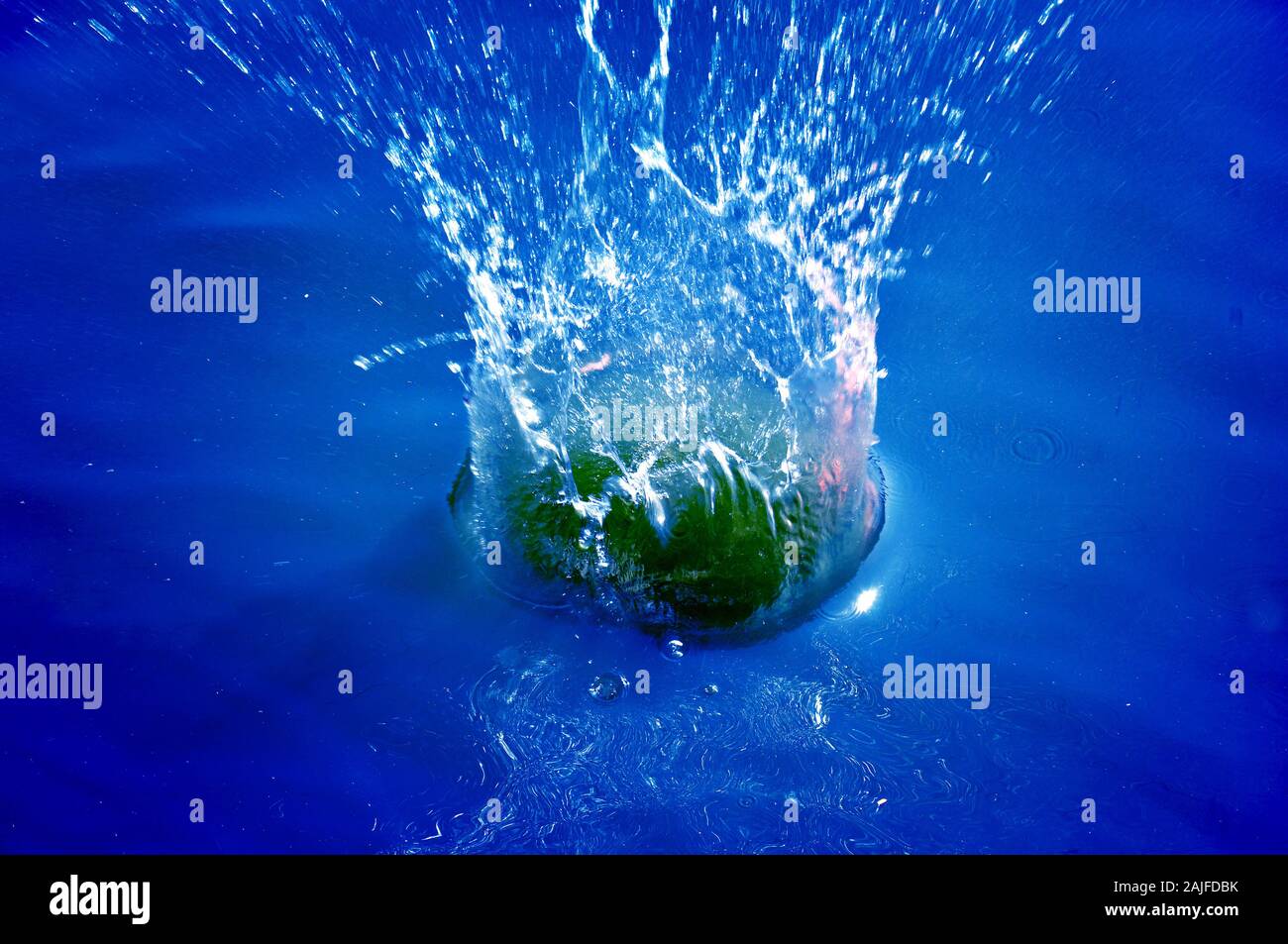 clean water splash background Stock Photo - Alamy