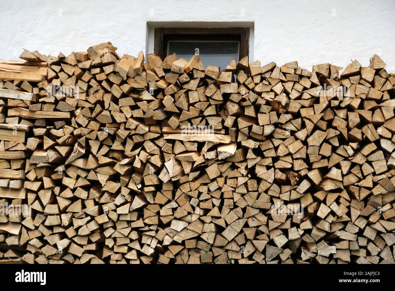 Construction log home stack hi-res stock photography and images - Alamy