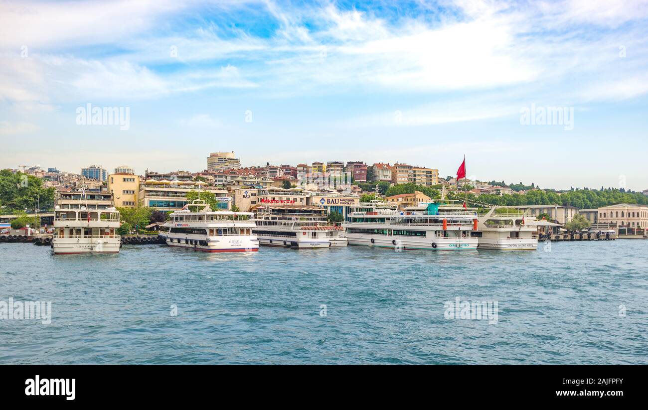 A group of ferries in Istanbul, Turkey along the Bosphorus Strait Stock ...