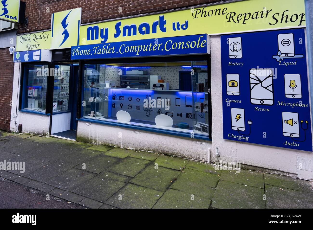 Lots of computers hi-res stock photography and images - Alamy