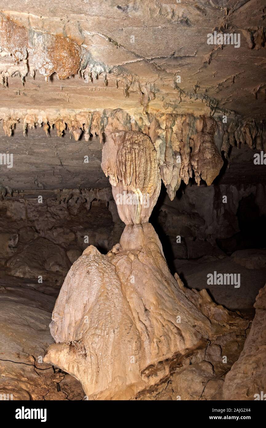 Calcite deposits hi-res stock photography and images - Alamy