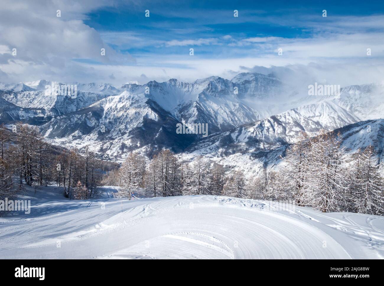 Scenic view snowy mountains ski slope hi-res stock photography and ...