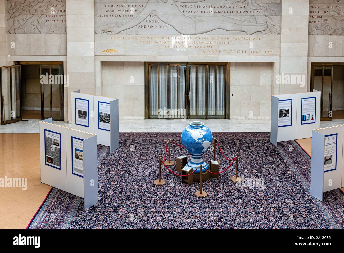 United nations headquarters interior hi-res stock photography and ...