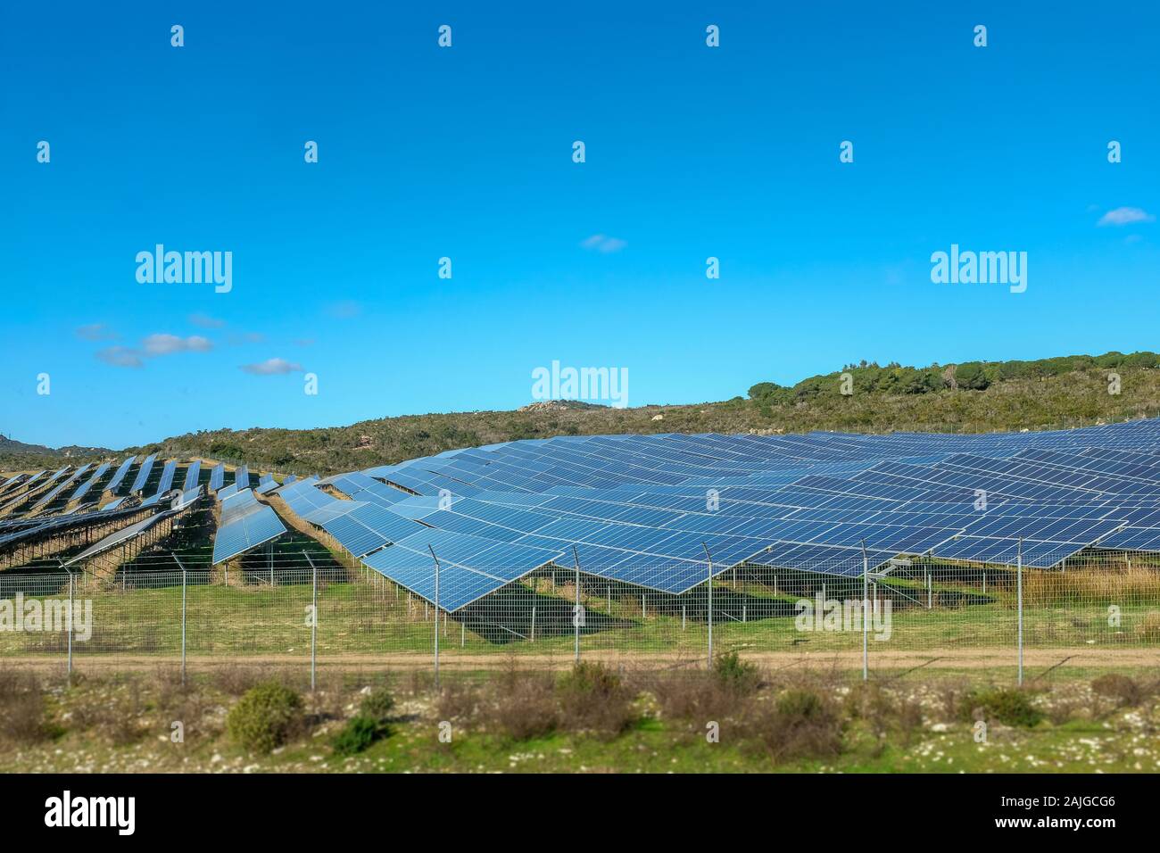 Solar panel park hi-res stock photography and images - Alamy
